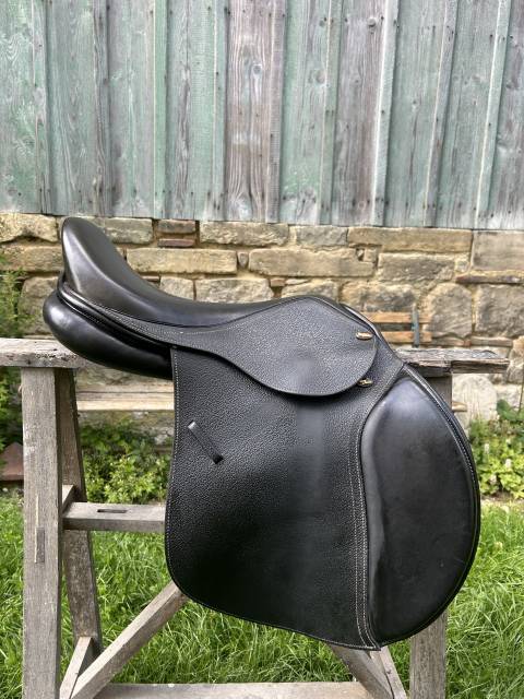 Selle Eric Thomas (1005780) | Acheter cette selle d'occasion | Equirodi ...